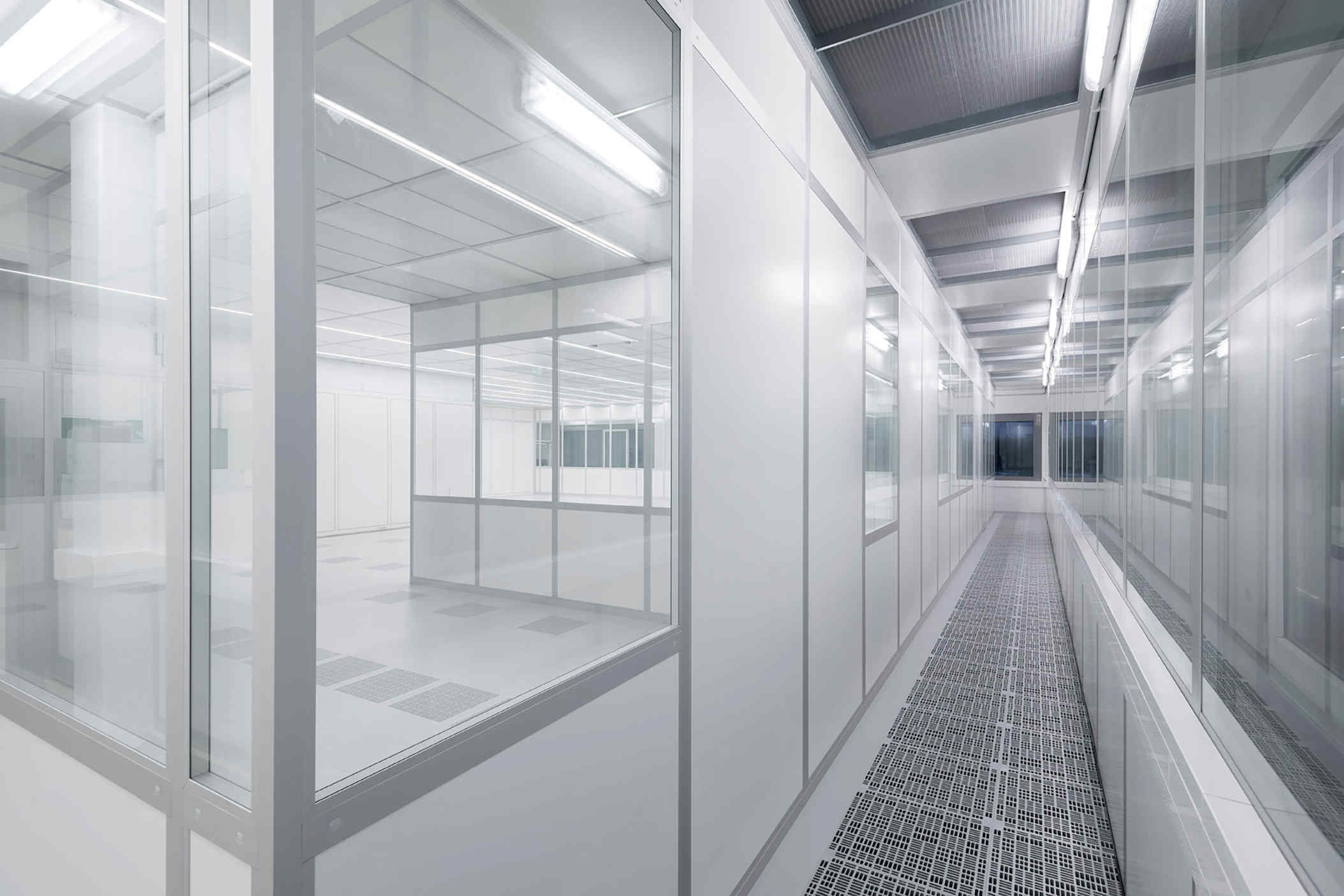 Modular Cleanroom Ceiling Systems with Integrated LED Lighting ...